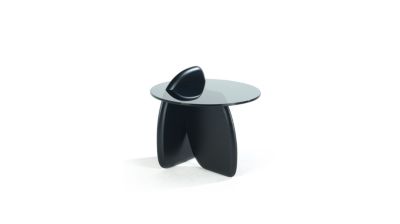 SHARK end table - ash wood Lacquer | Roche Bobois